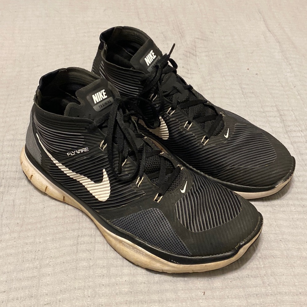 Black Nike Flywire Tennis Shoes - Gem